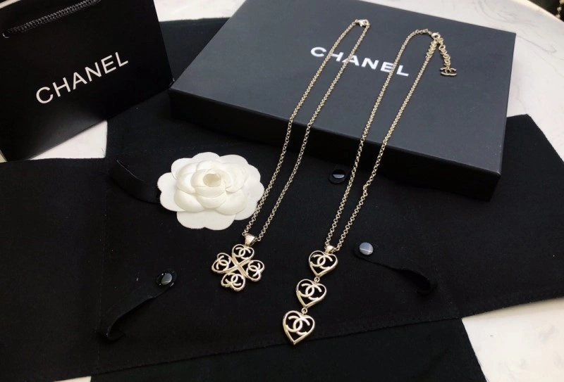 Top match Chanel Necklaces