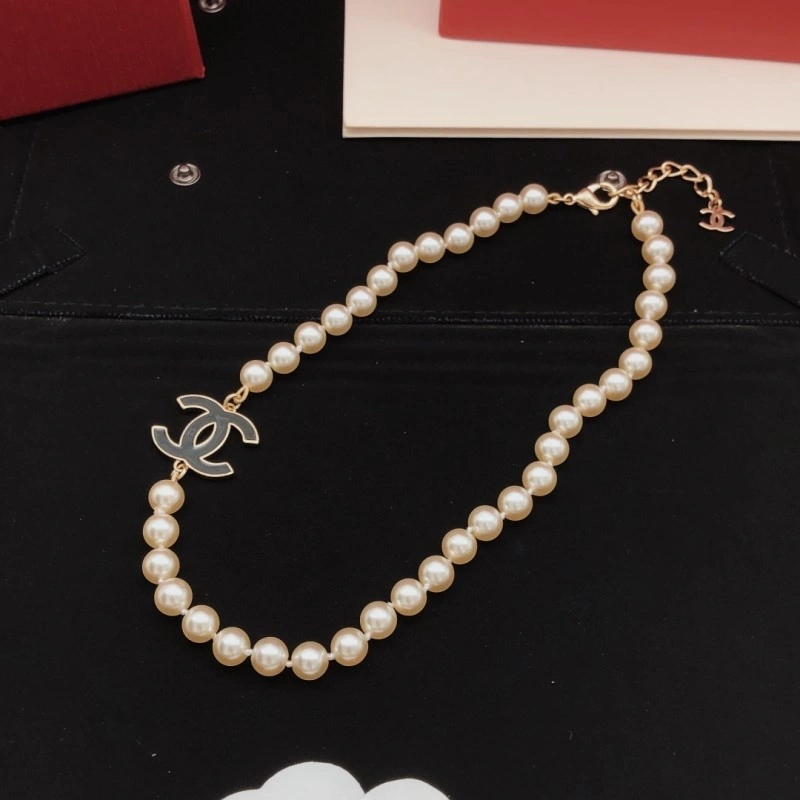 Top mirror Chanel Necklaces