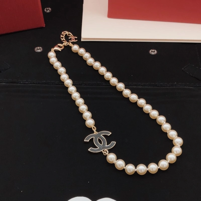 Top mirror Chanel Necklaces