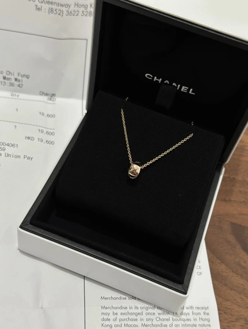 Top match Chanel Necklaces