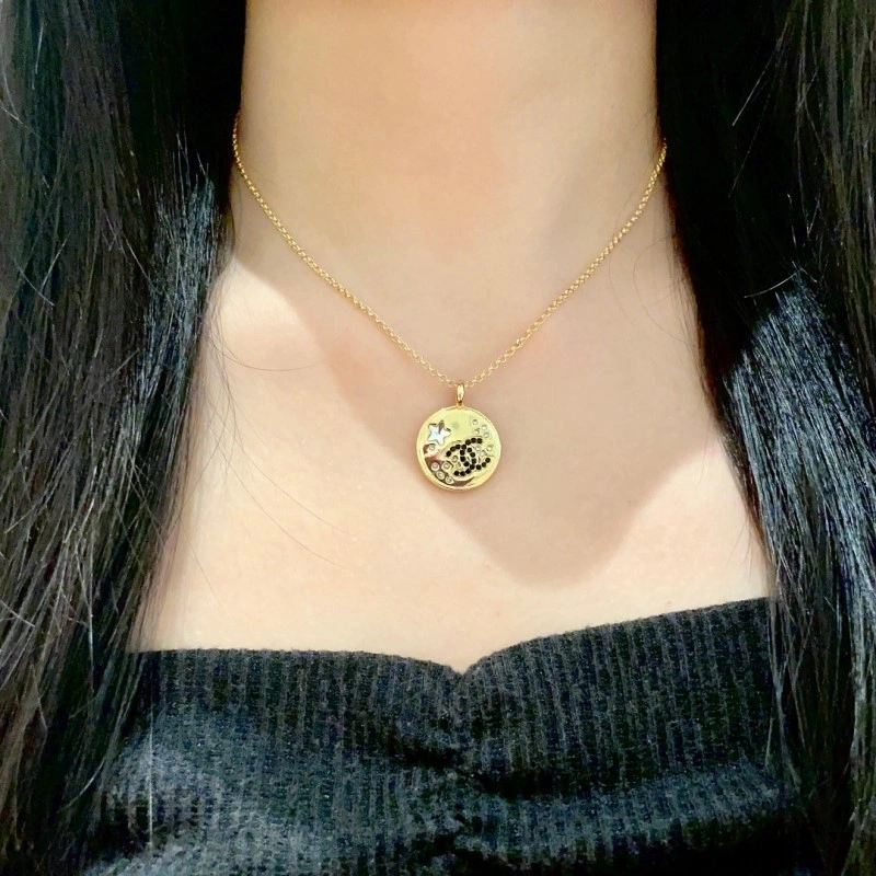 Top match Chanel Necklaces