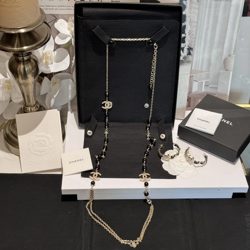 Top match Chanel Necklaces