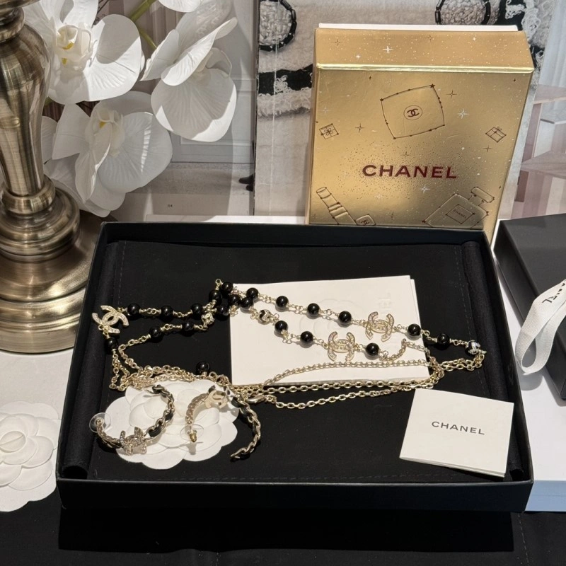 Top match Chanel Necklaces