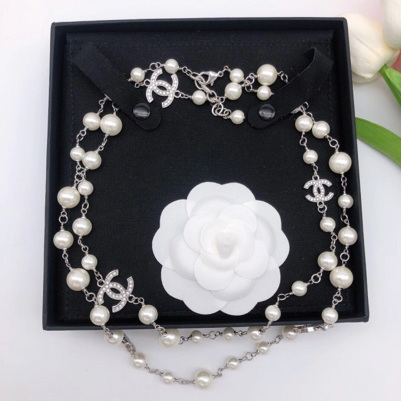 Top mirror Chanel Necklaces