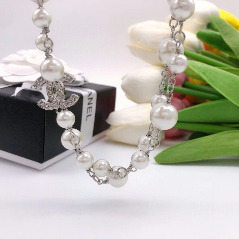 Top mirror Chanel Necklaces