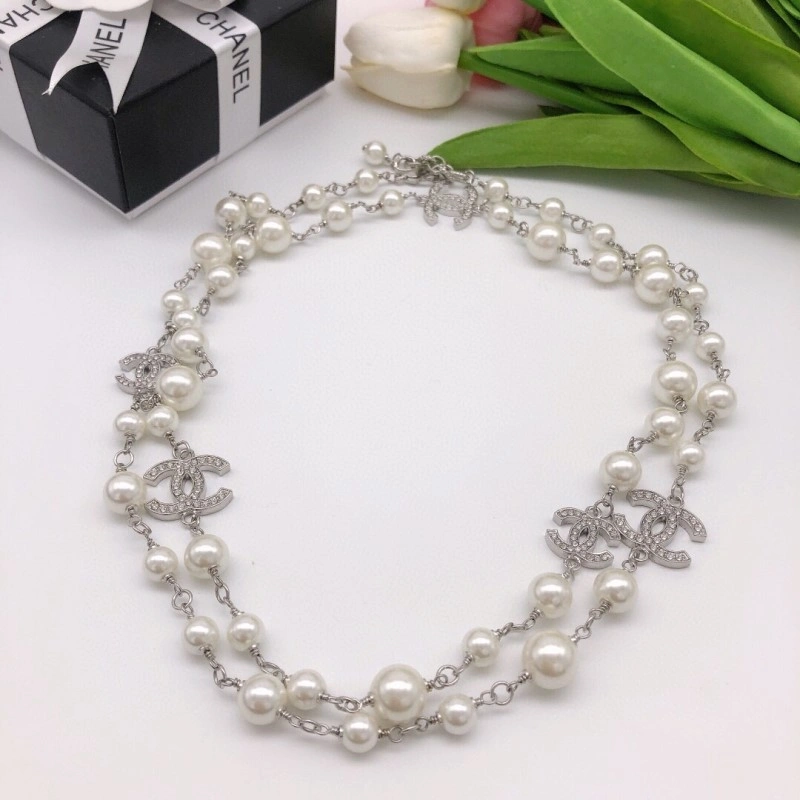 Top mirror Chanel Necklaces