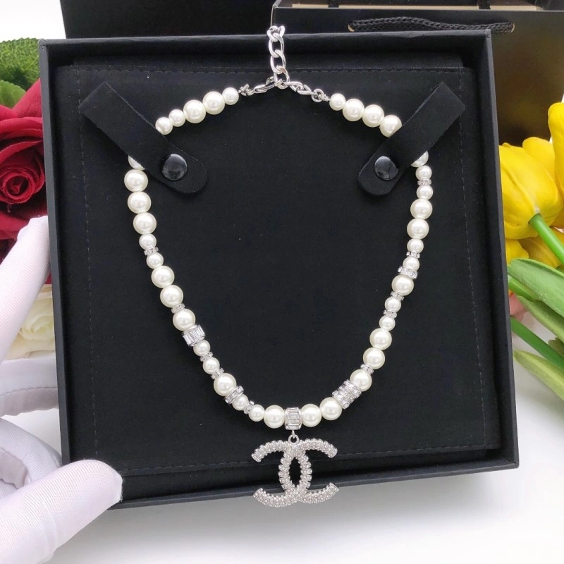Top mirror Chanel Necklaces