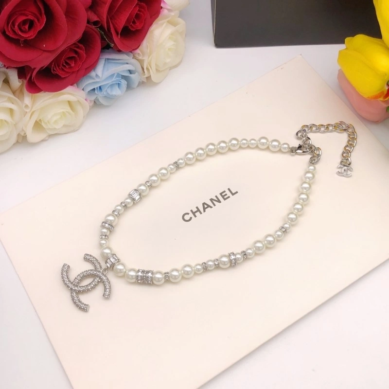 Top mirror Chanel Necklaces