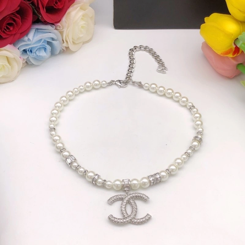 Top mirror Chanel Necklaces