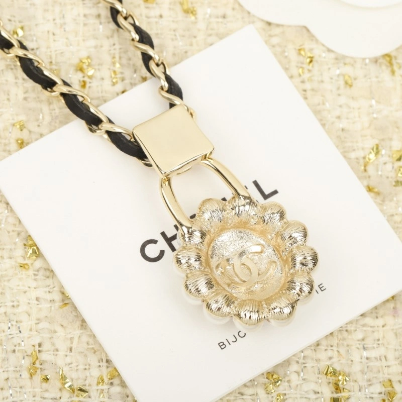 Low-cost Chanel Necklaces