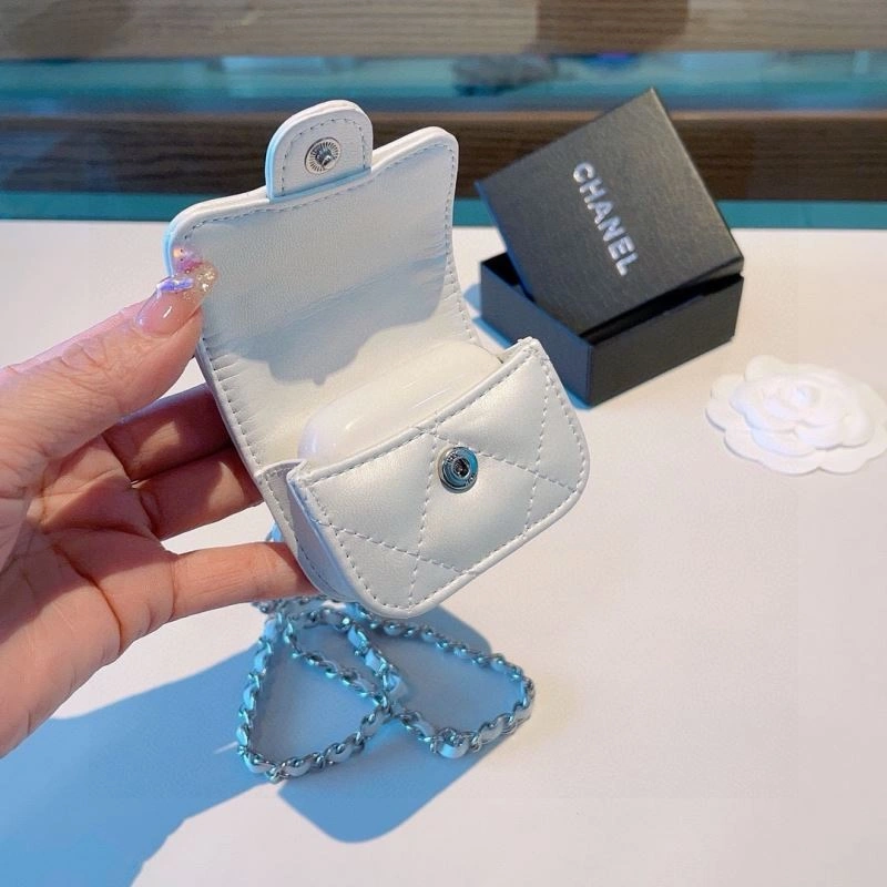 High accuracy Chanel Ornaments