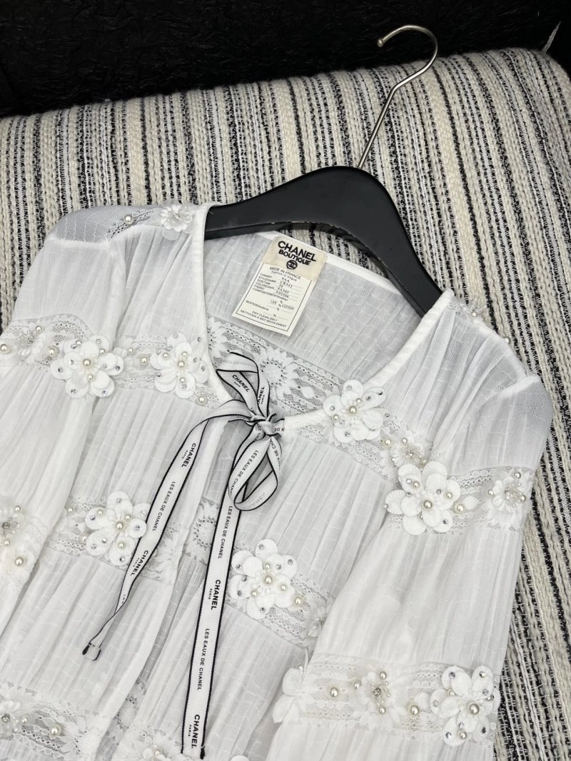 Bargain Chanel Outwear