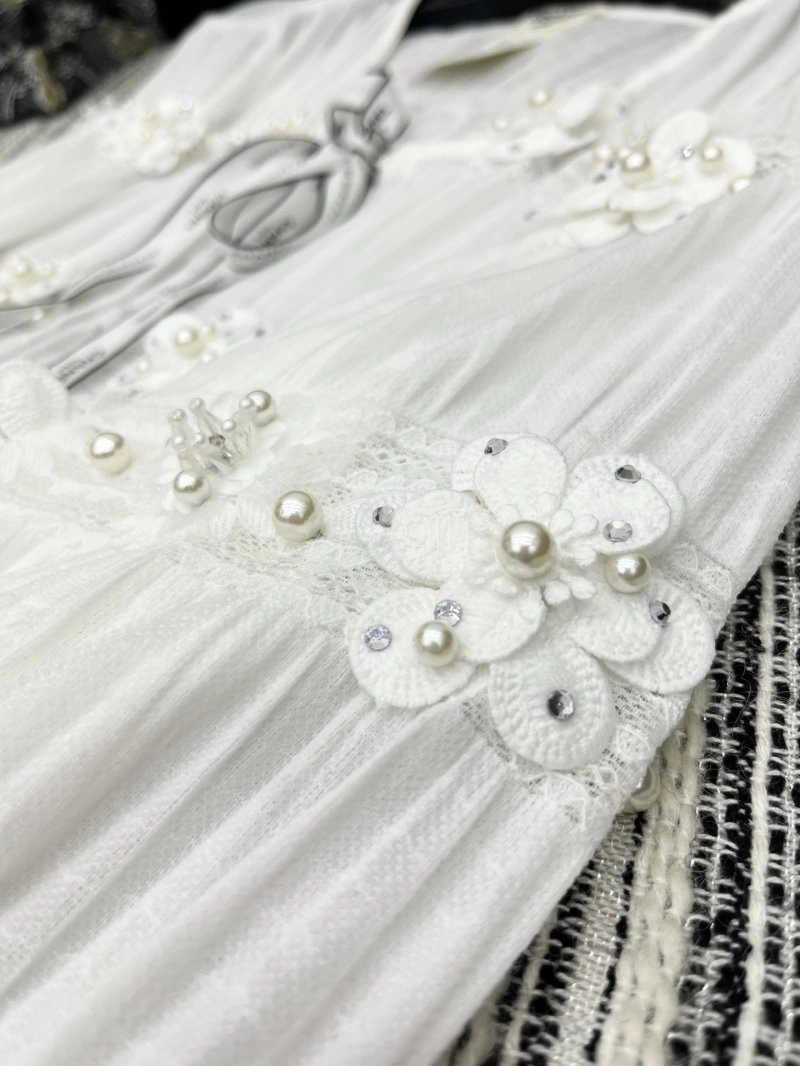 Bargain Chanel Outwear