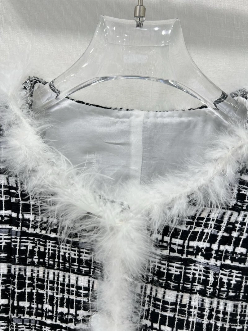 Bargain Chanel Outwear