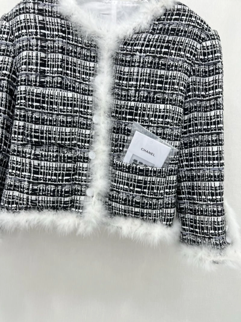 Bargain Chanel Outwear