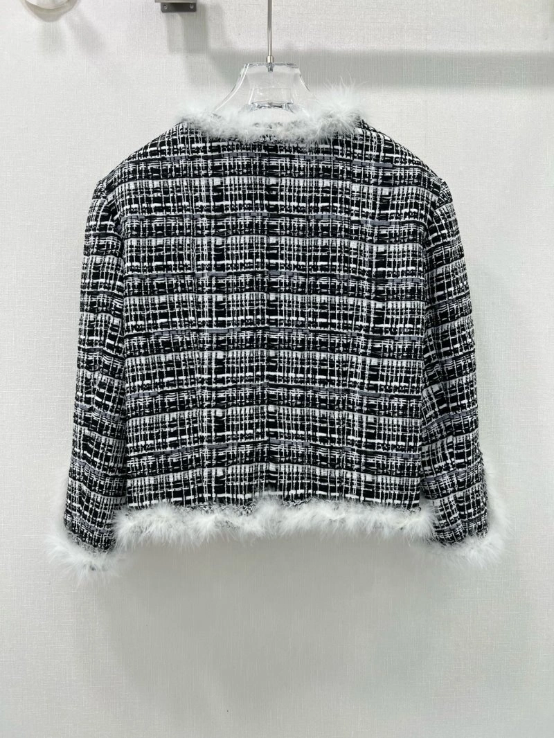 Bargain Chanel Outwear