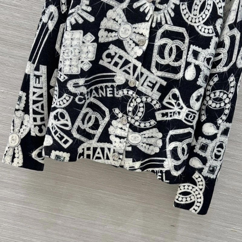 Exact replica Chanel Outwear
