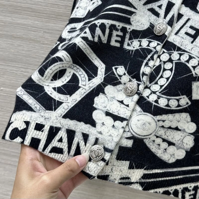 Exact replica Chanel Outwear