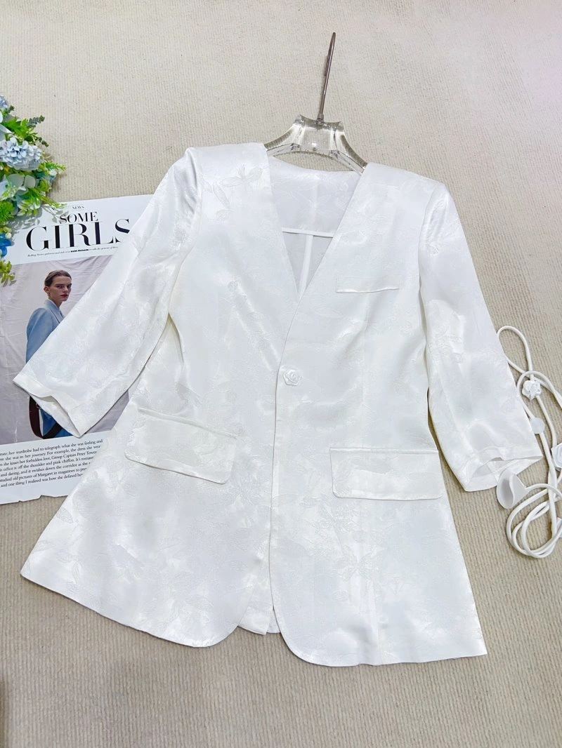 Legit Chanel Outwear