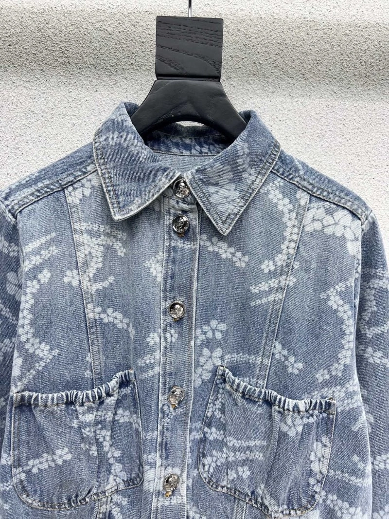 Bargain Chanel Outwear