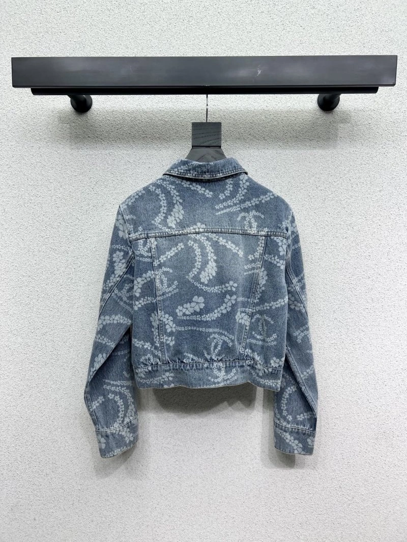 Bargain Chanel Outwear