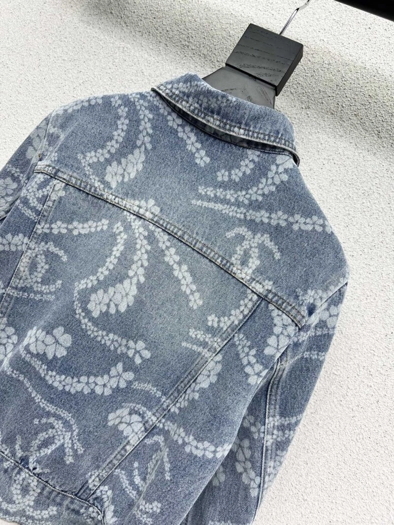 Bargain Chanel Outwear