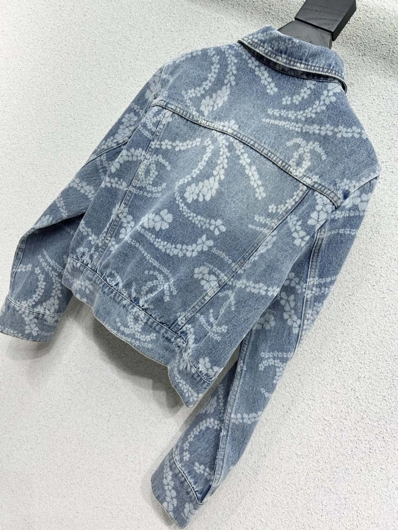 Bargain Chanel Outwear