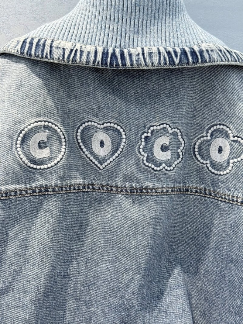 Top match Chanel Outwear
