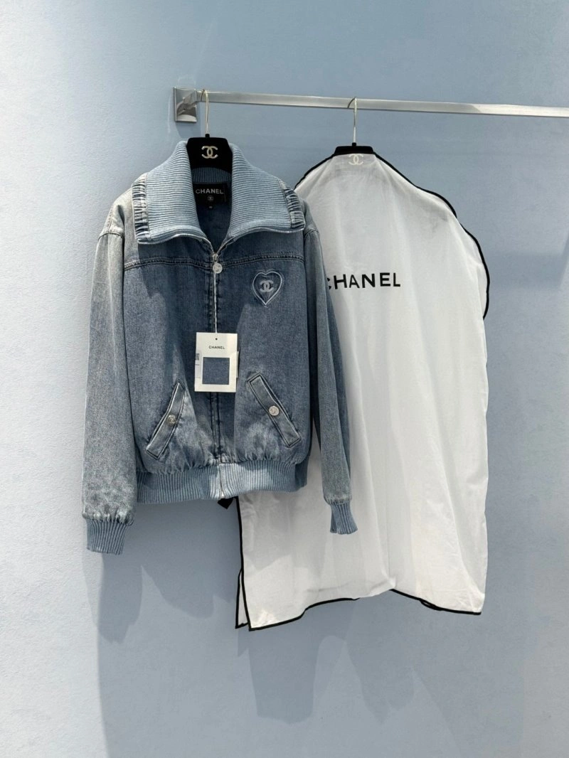 Top match Chanel Outwear