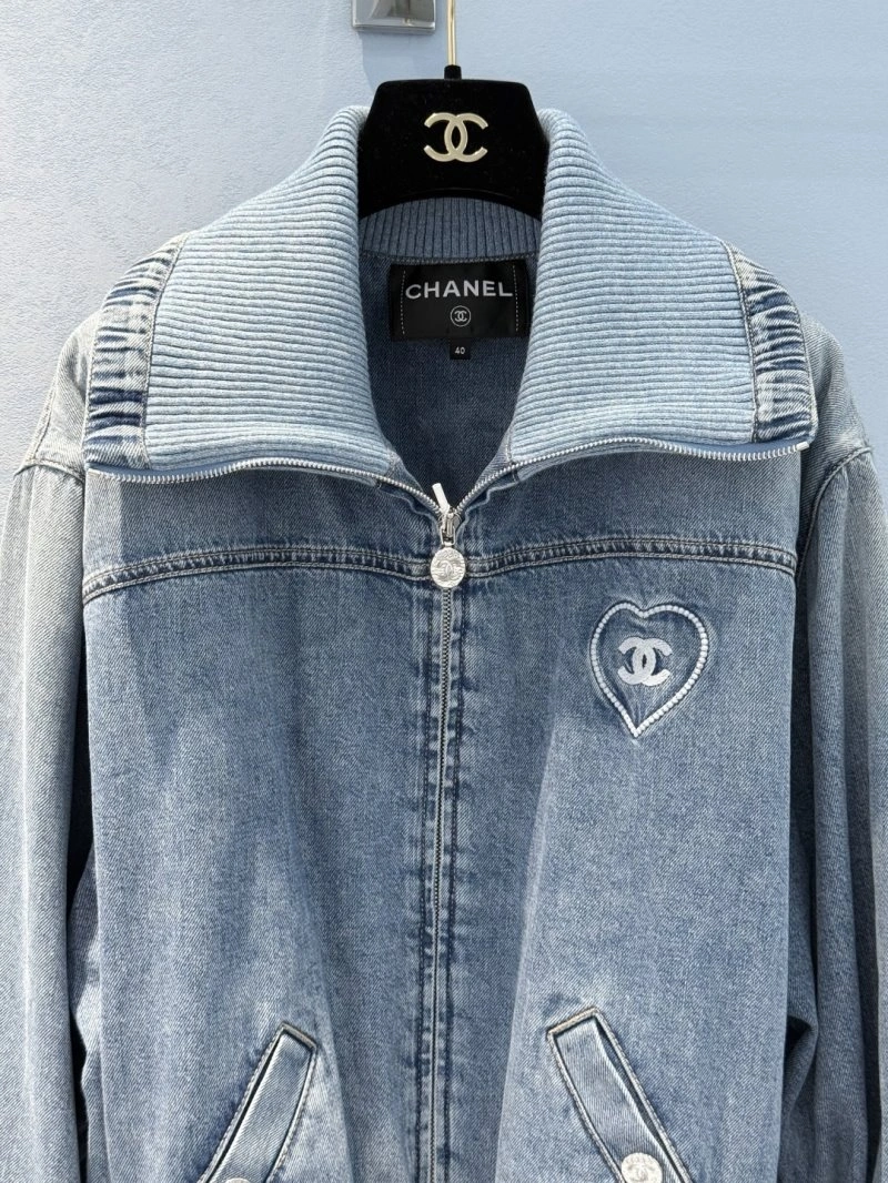 Top match Chanel Outwear