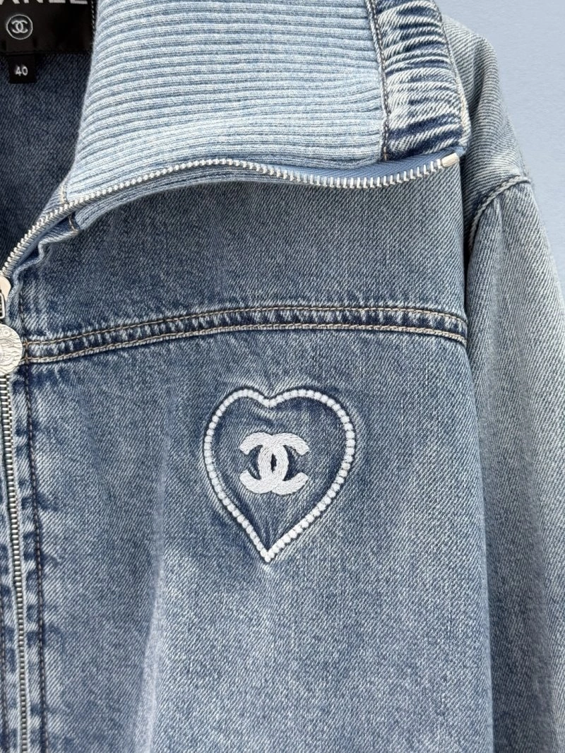 Top match Chanel Outwear