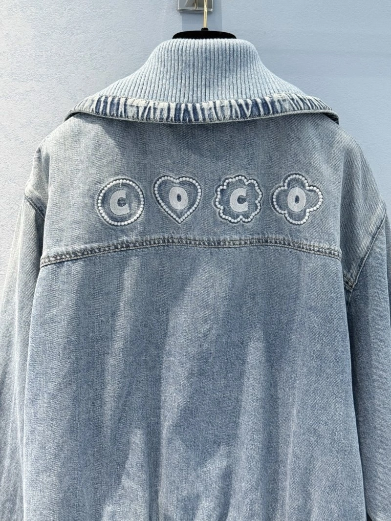 Top match Chanel Outwear