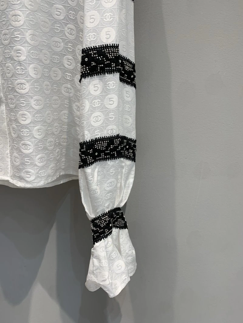 Official Chanel Outwear