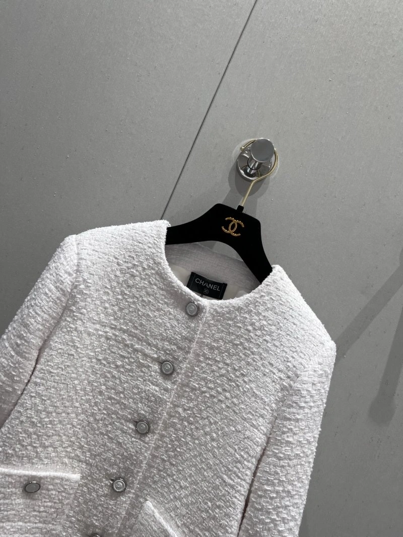 Bargain Chanel Outwear