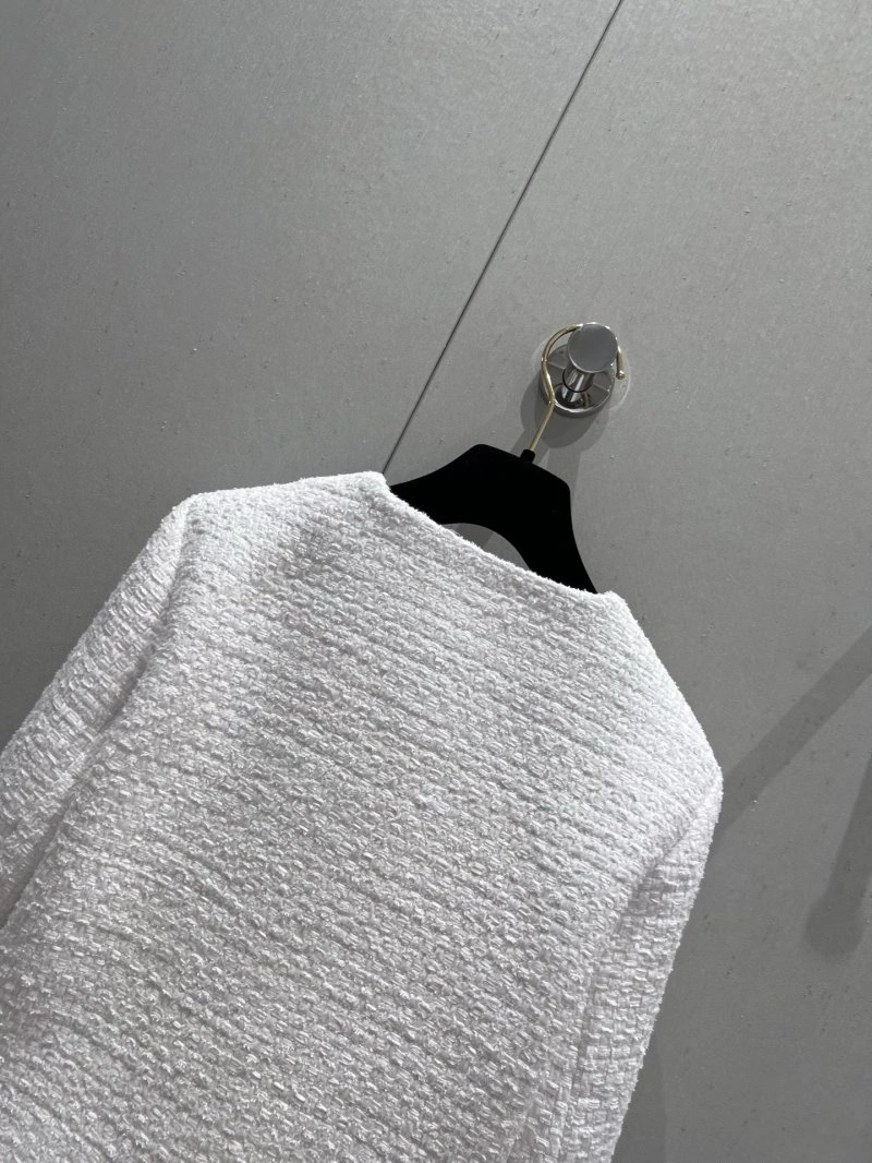 Bargain Chanel Outwear