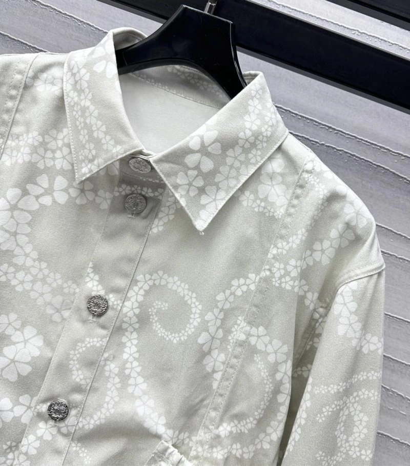 Bargain Chanel Outwear