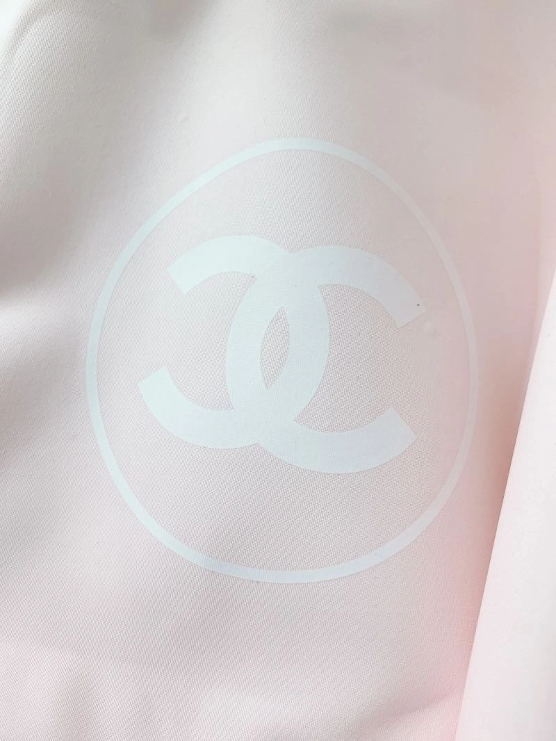 Bargain Chanel Outwear