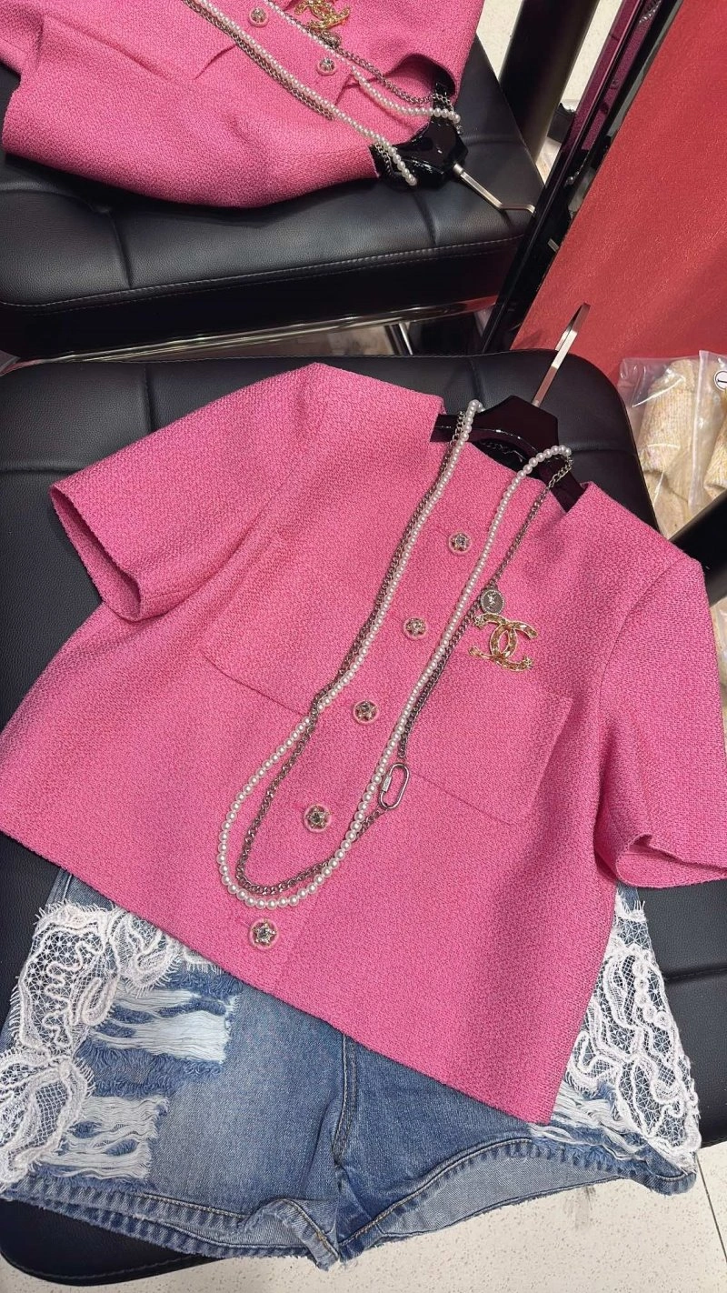 Legit Chanel Outwear
