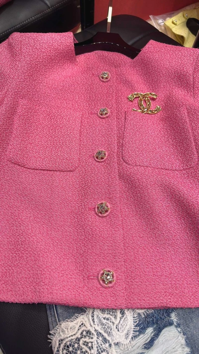 Legit Chanel Outwear