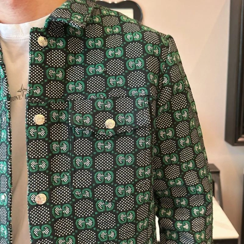 Bargain Chanel Outwear