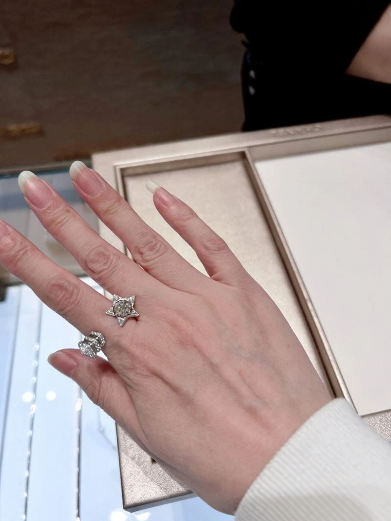 Low-cost Chanel Rings
