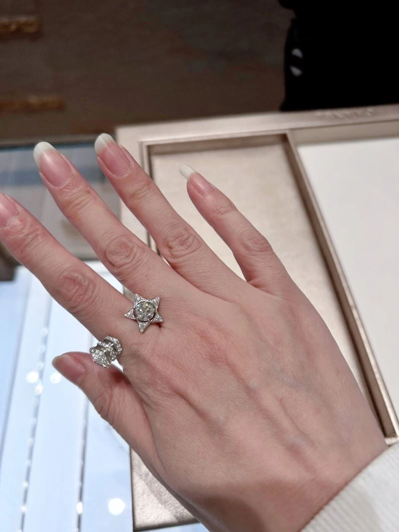 Low-cost Chanel Rings