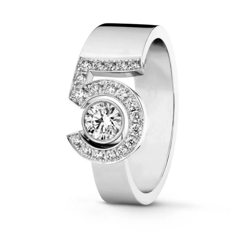 Top mirror Chanel Rings