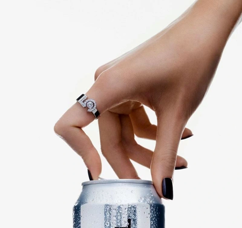 Top mirror Chanel Rings