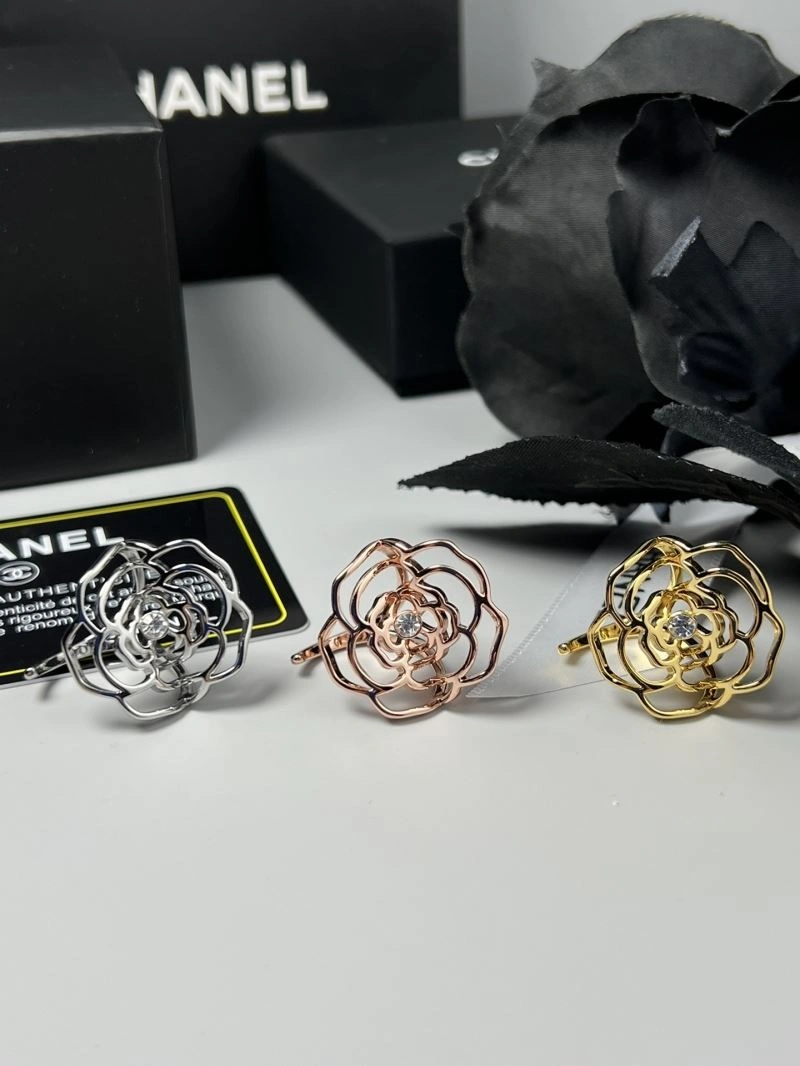 Top mirror Chanel Rings