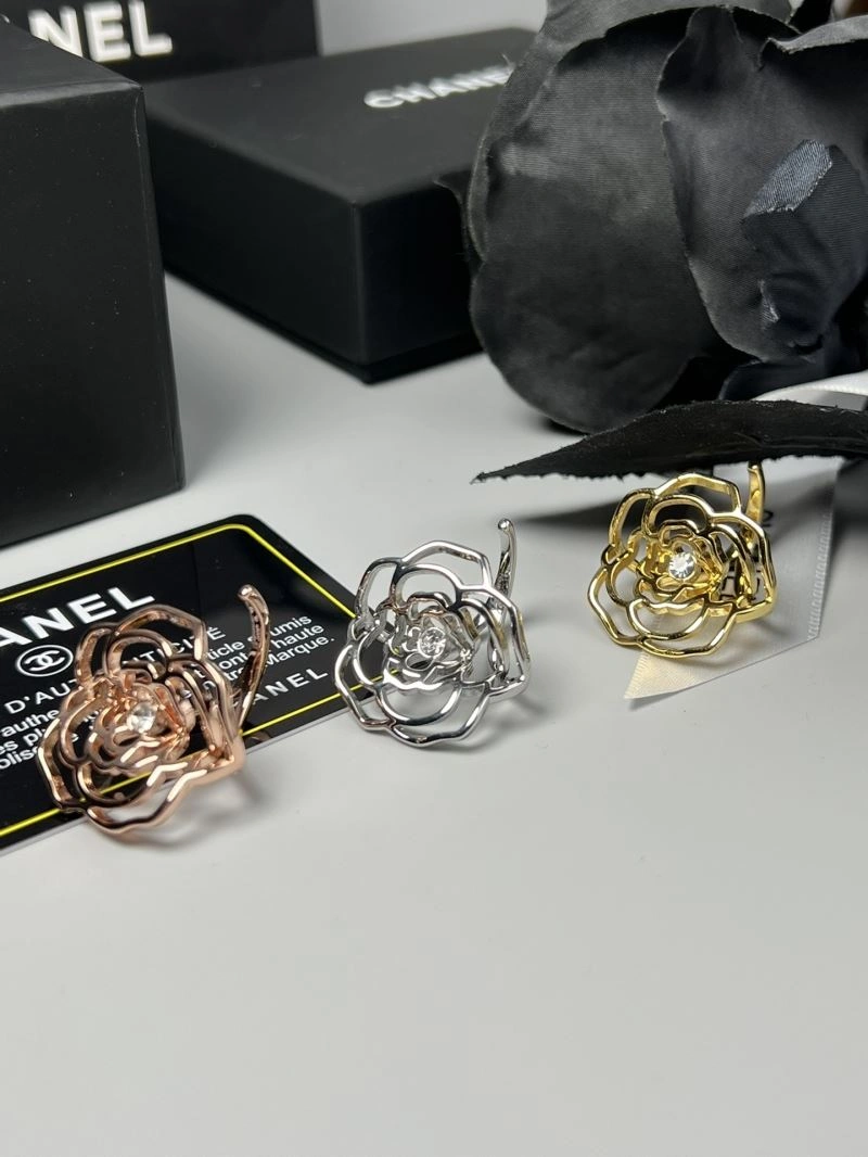 Top mirror Chanel Rings