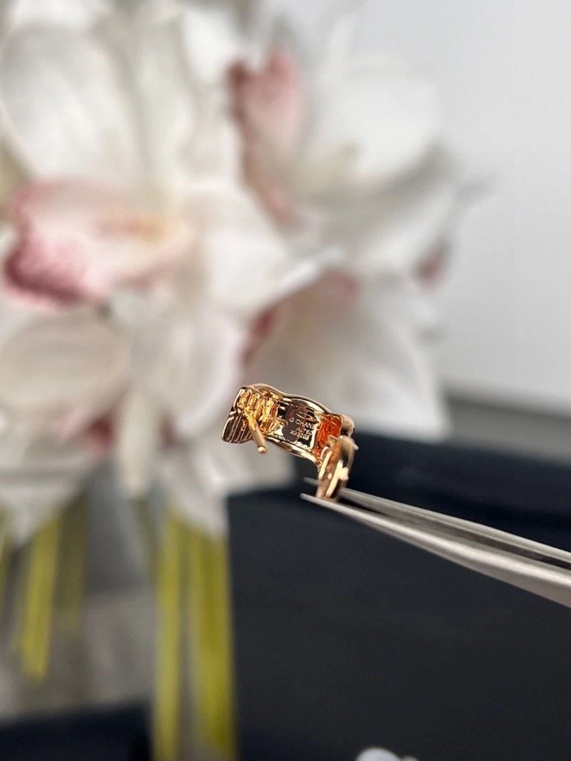 Low-cost Chanel Rings