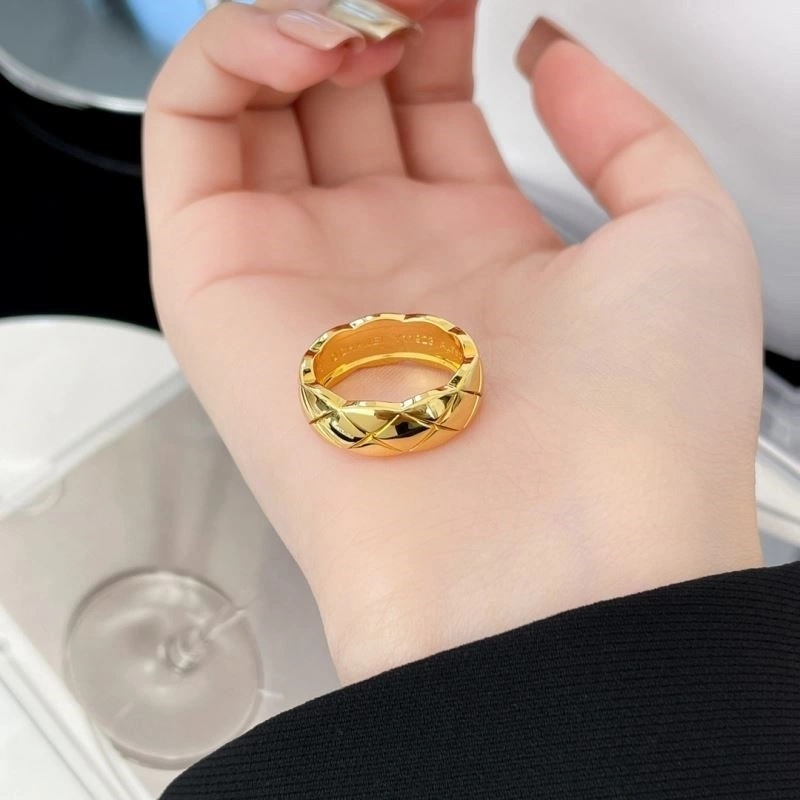 Low-cost Chanel Rings