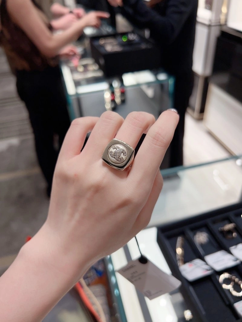Low-cost Chanel Rings