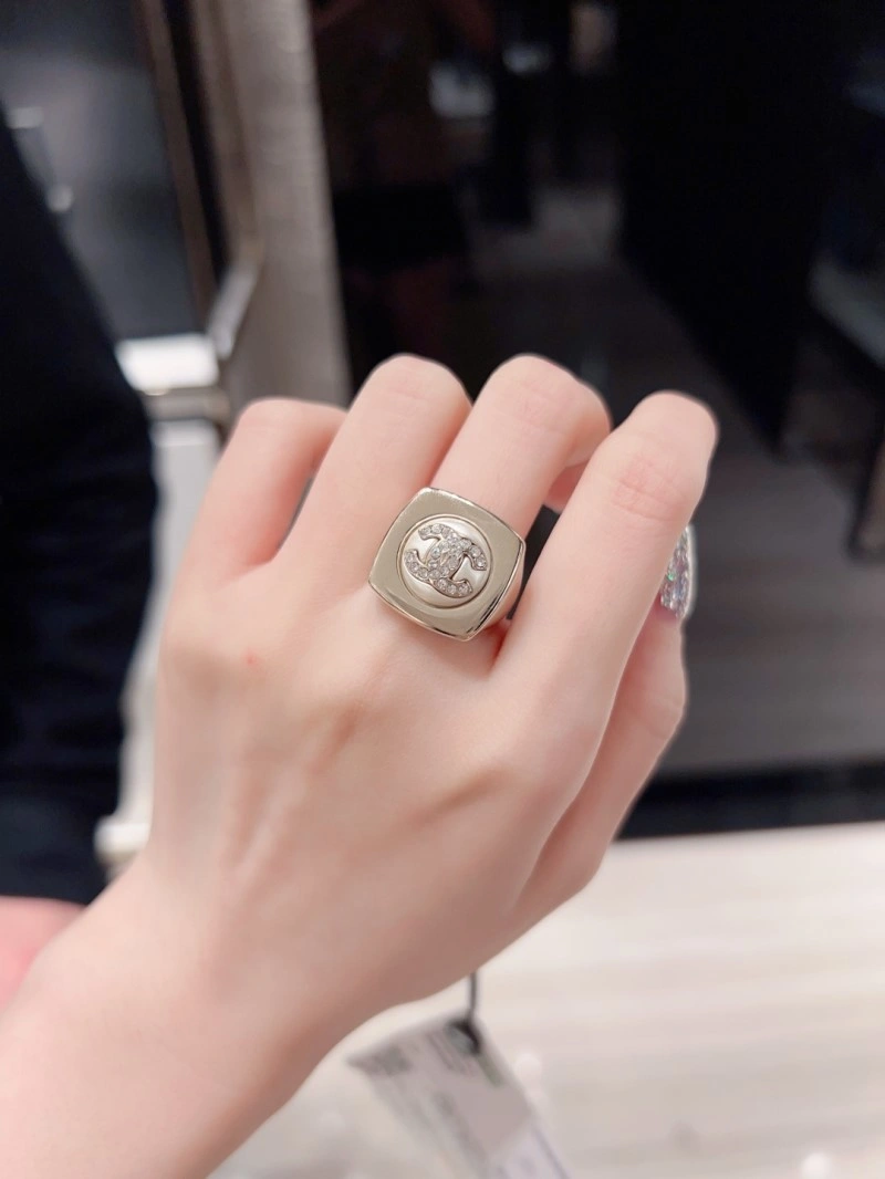 Low-cost Chanel Rings